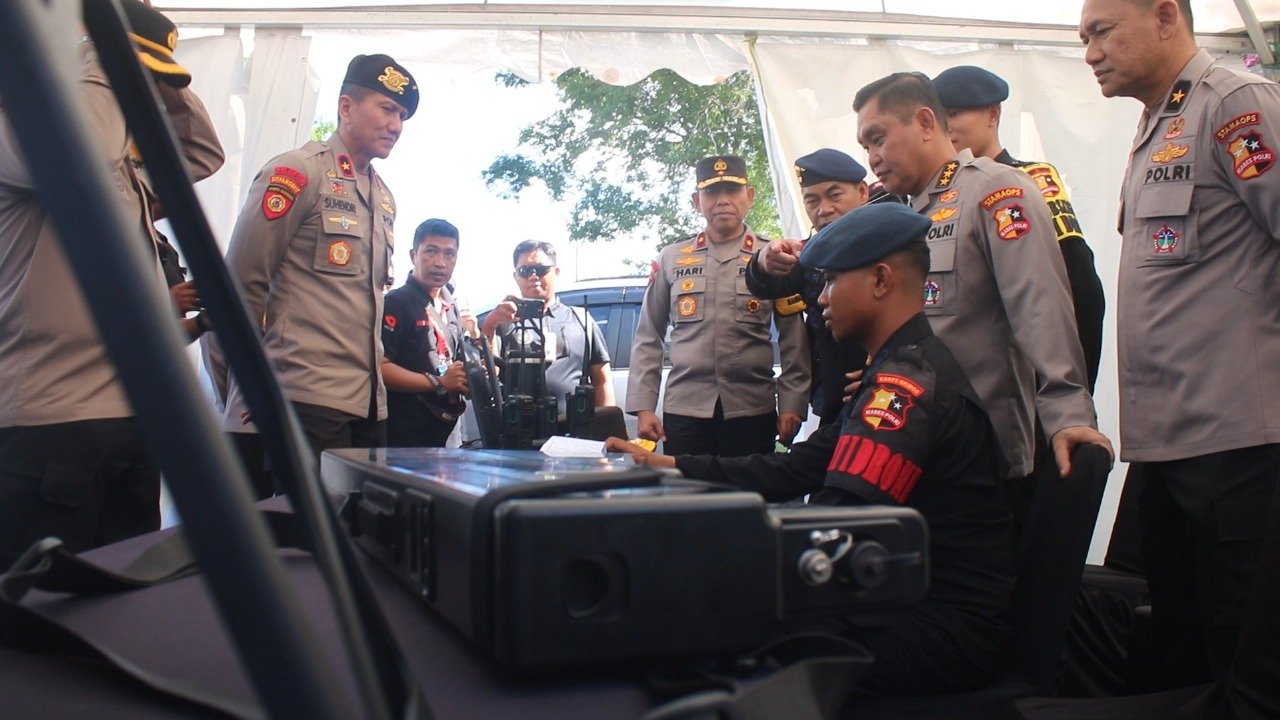 Astamaops Kapolri Cek Pos Pantau Drone di Mandalika - radar.co.id